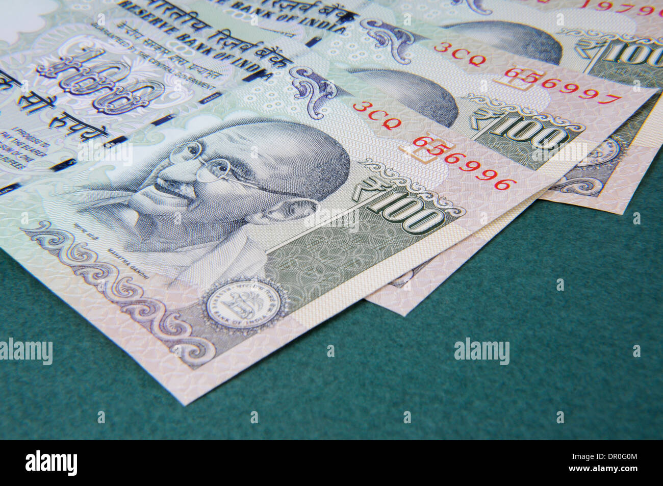 Indian rupee 100 hi-res stock photography and images - Alamy