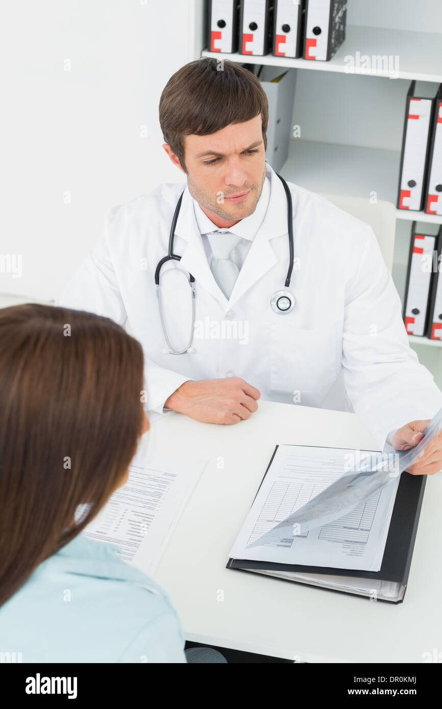 Doctor female patient conversation hi-res stock photography and images ...