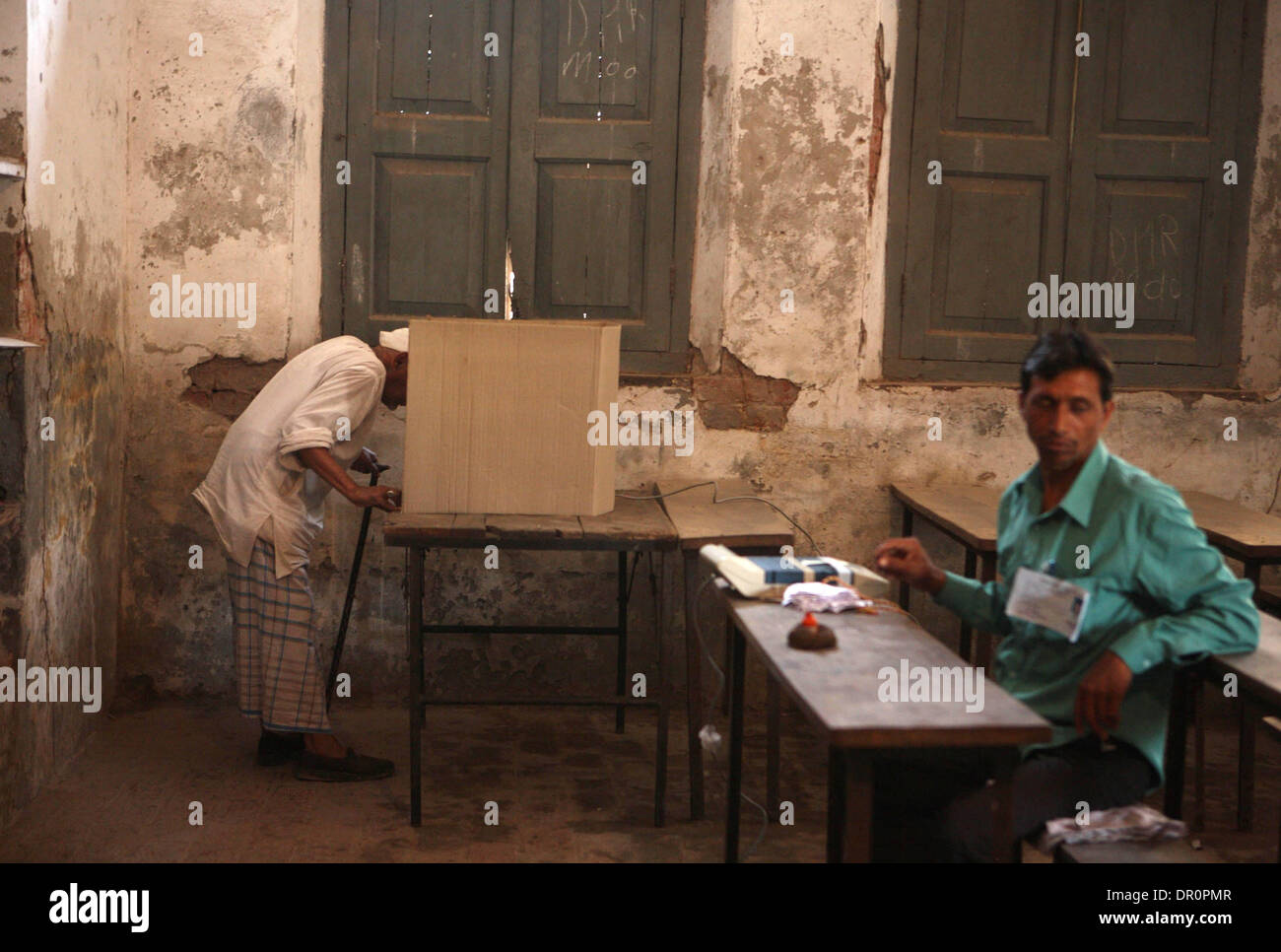 Apr 16, 2009 - Varanasi, India - An Indian Voter cast his vote at the ...