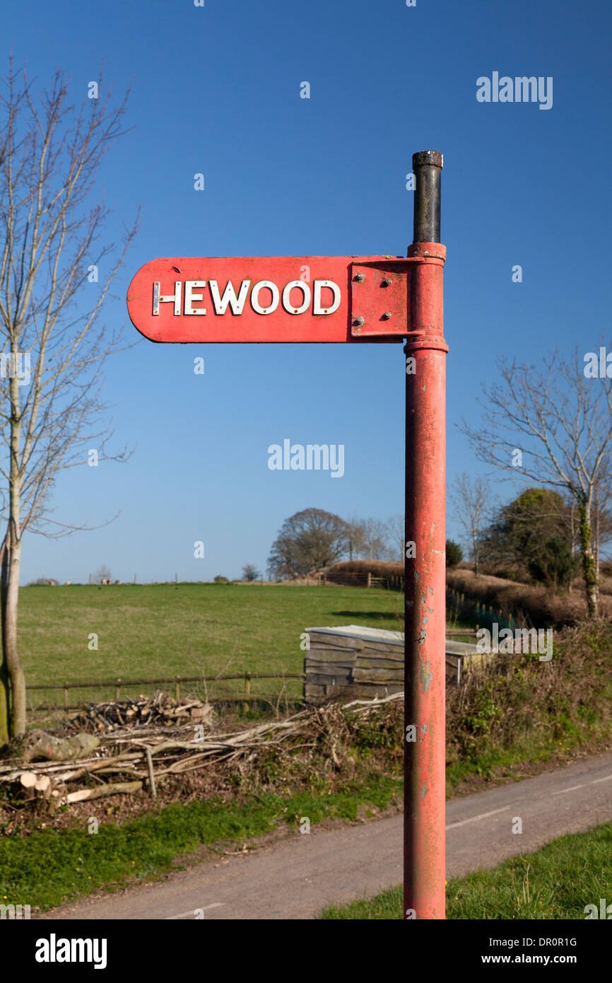 Red signpost hi-res stock photography and images - Alamy
