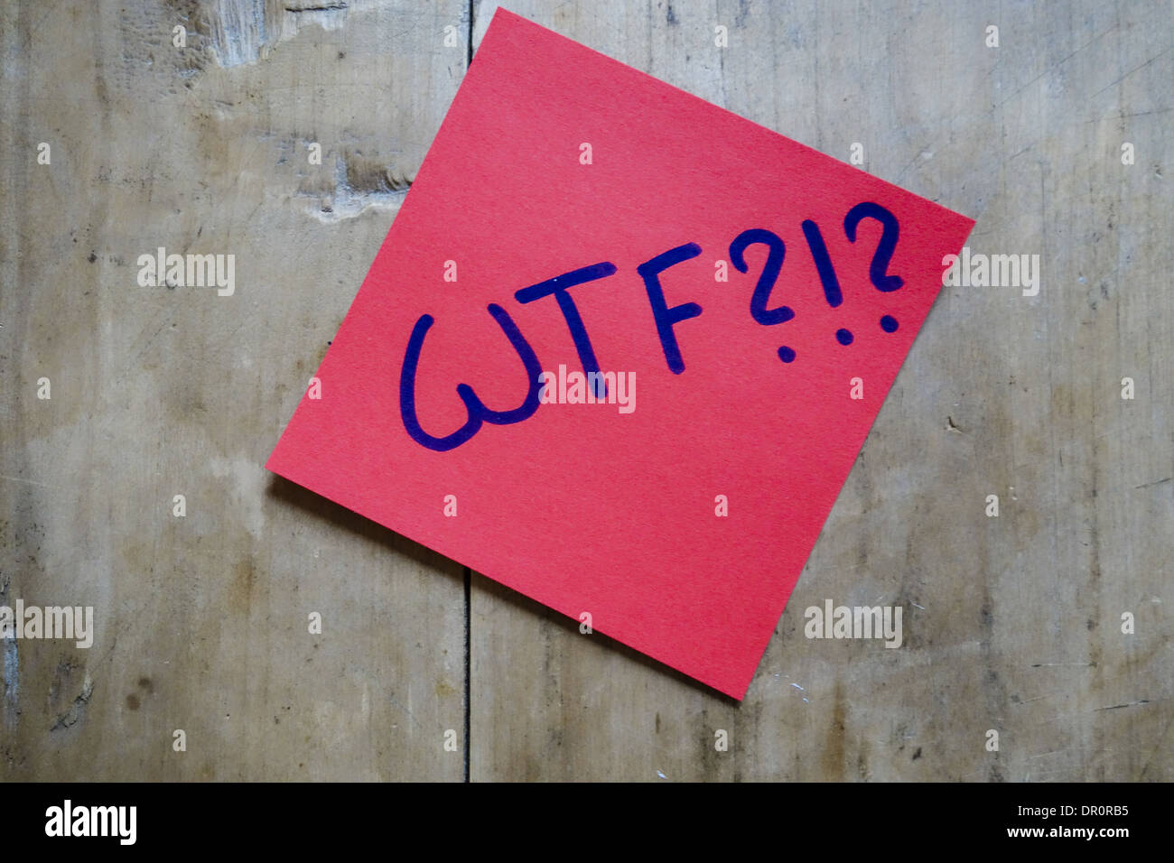 Writing note on post it table hi-res stock photography and images - Alamy