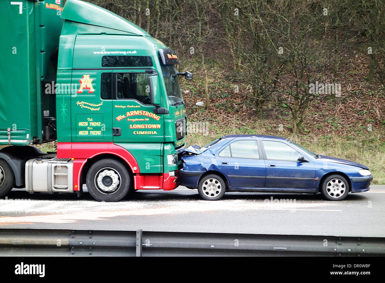 Junction 28 M1 Motorway near Mansfield, UK. 17th January 2014. Major ...