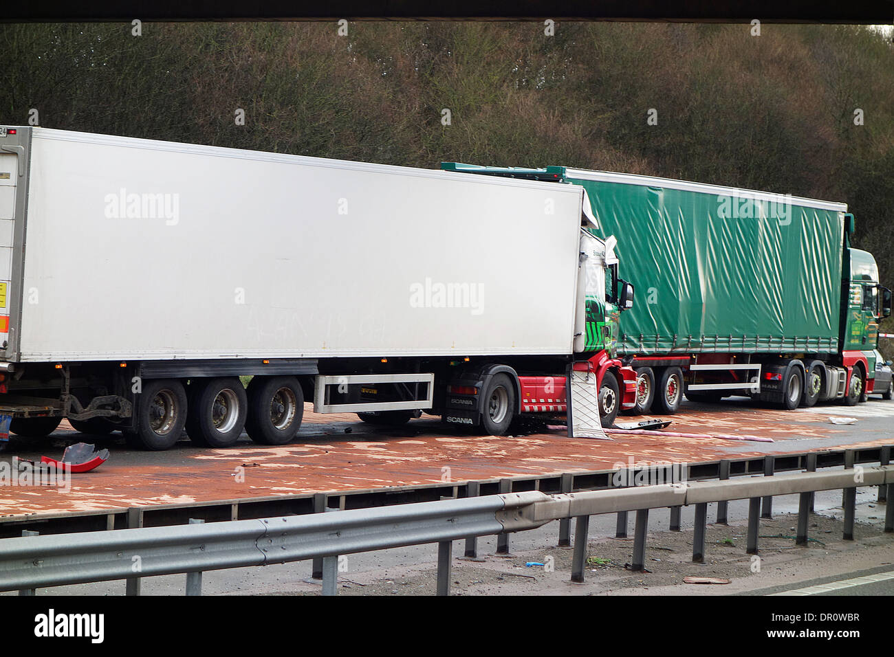 Junction 28 m1 motorway hi-res stock photography and images - Alamy