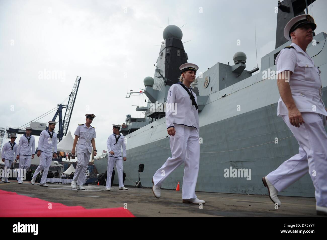 Navy officers walk hi-res stock photography and images - Alamy