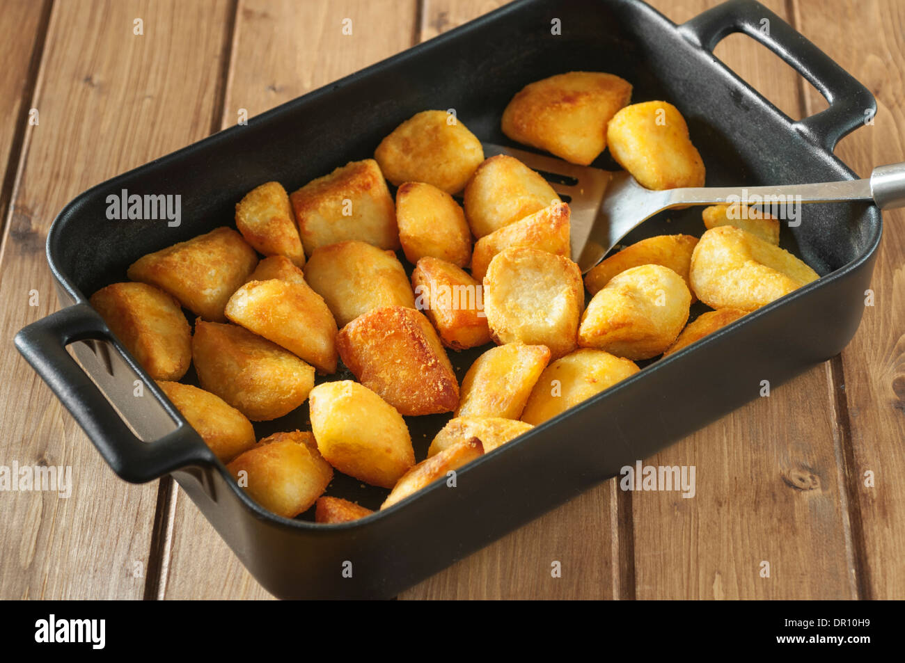 Roast potatoes hi-res stock photography and images - Alamy