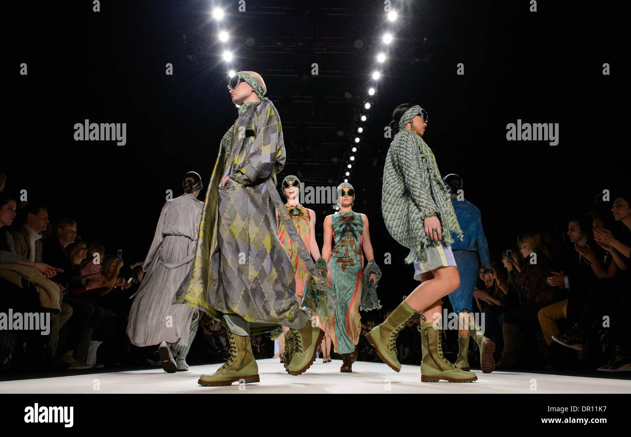 Berlin, Germany. 17th Jan, 2014. Models present creations by Miranda ...