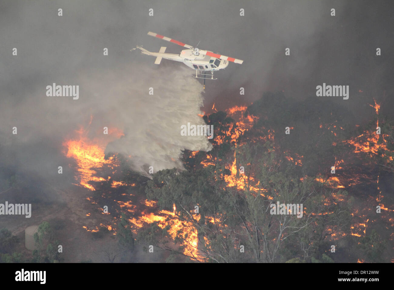 Melbourne. 17th Jan, 2014. Photo taken on Jan. 17, 2014 shows a fire ...