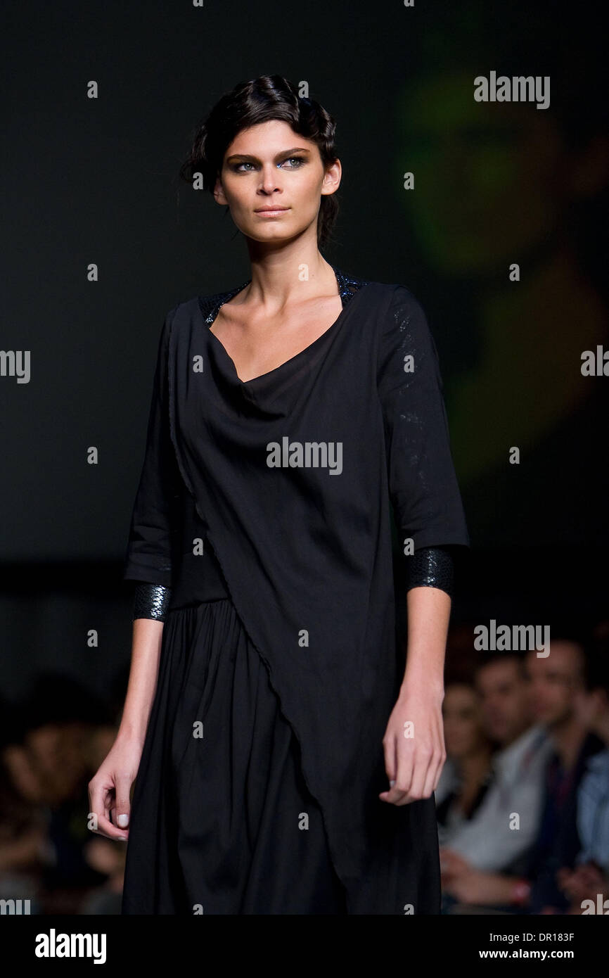 Mar 14, 2009 - Cascais, Lisbon, Portugal - A model walks the runway for ...