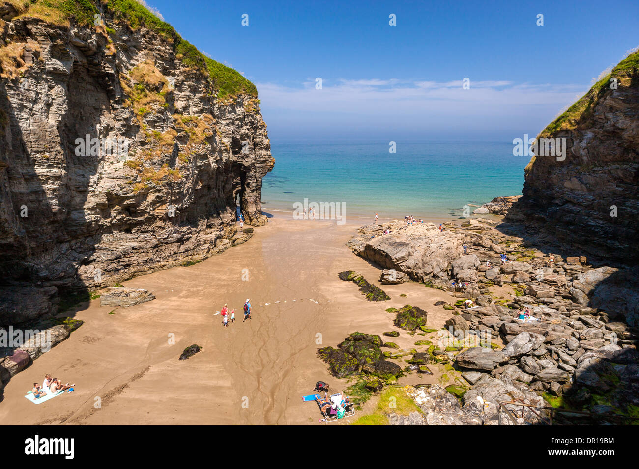 View over Bossiney Haven on the north coast of Cornwall, England, UK ...