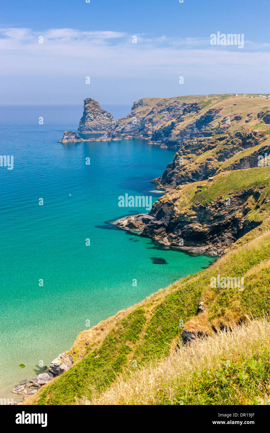 View over Bossiney Haven on the north coast of Cornwall, England, UK ...