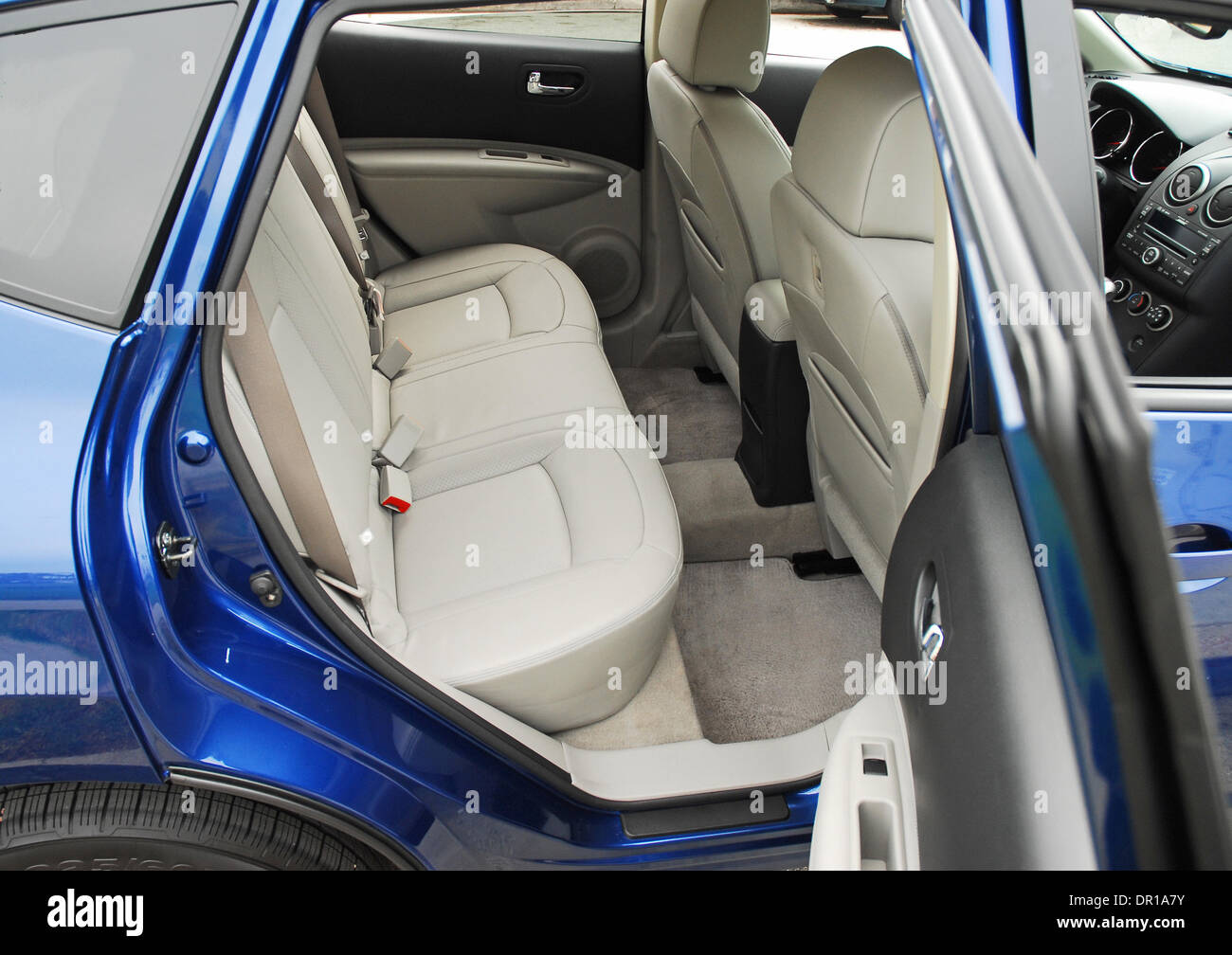 Jan 08, 2009 - Los Angeles, California, USA - The Nissan Rogue ...