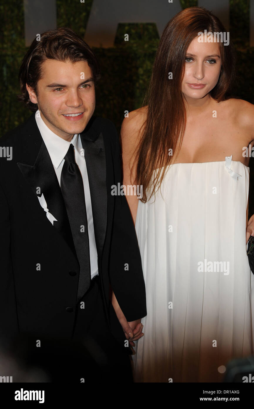 Emile Hirsch Pregnant Girlfriend 'Below Deck' Star: Kate Chastain ...