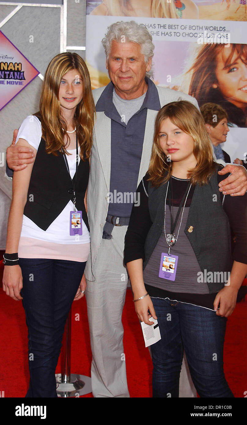 I14203PR.BARRY BOSTWICK & KIDS BRIAN BOSTWICK and CHELSEA BOSTWICK.The ...