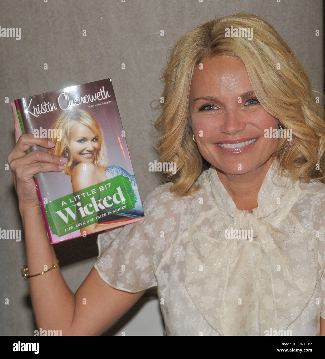 Kristin chenoweth and wicked hi-res stock photography and images - Alamy