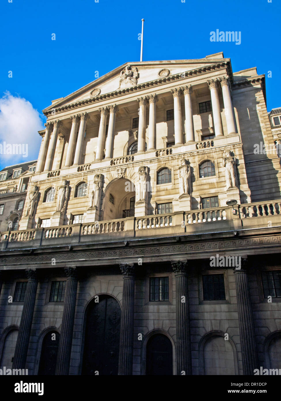 The Bank of England Headquarters, Threadneedle Street, City of London ...