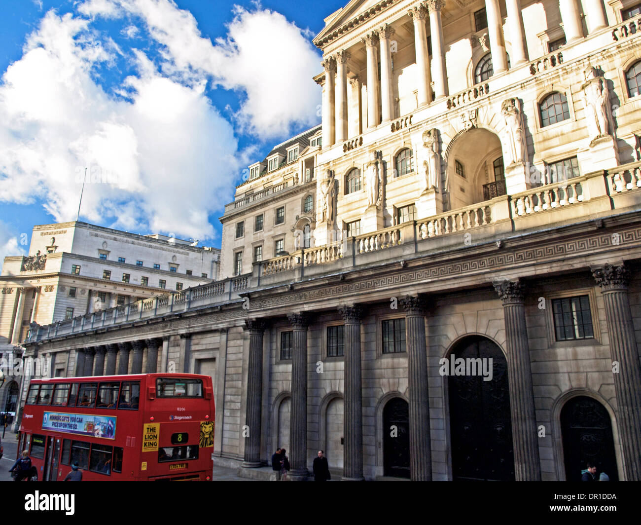 Bank england headquarters threadneedle street hi-res stock photography ...