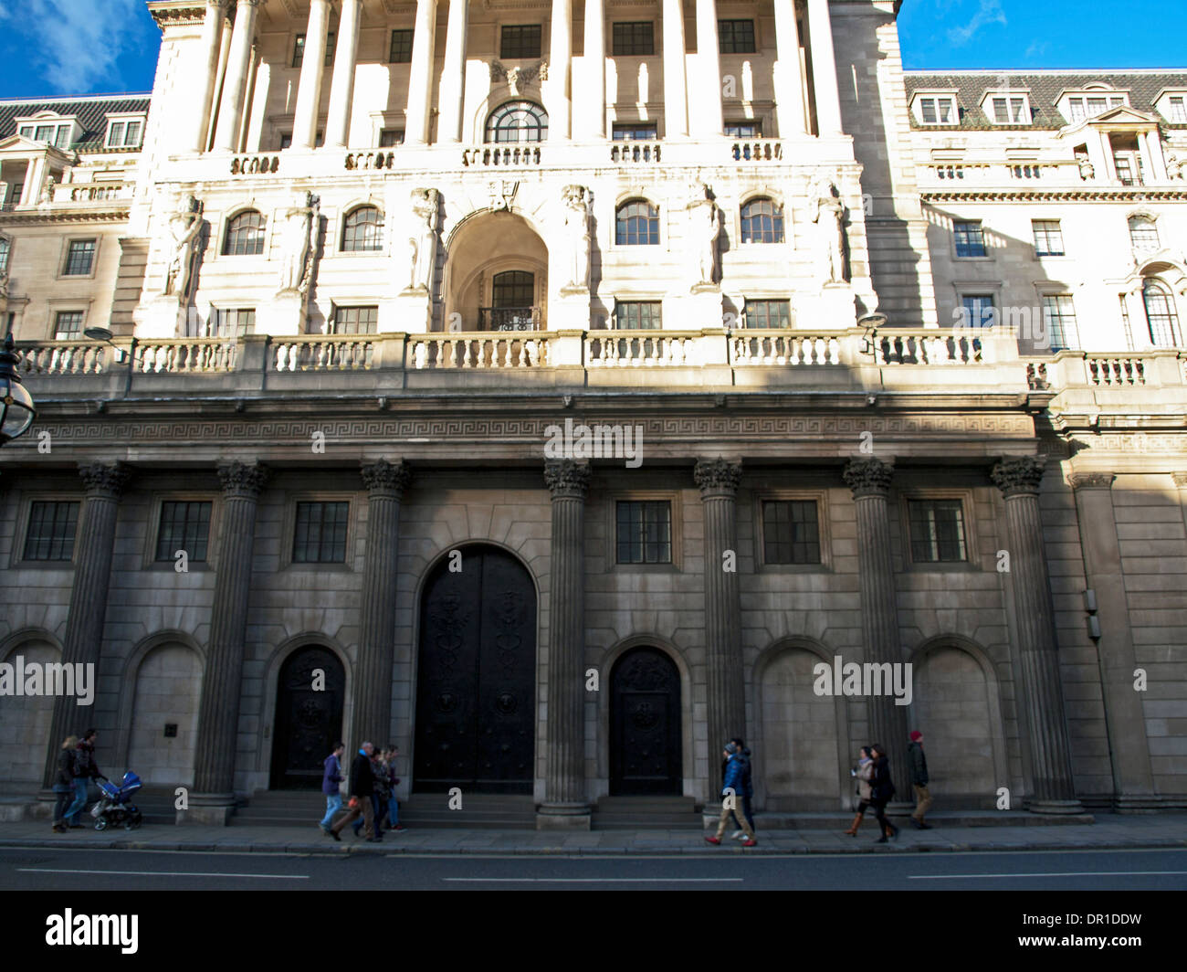 The Bank of England Headquarters, Threadneedle Street, City of London ...