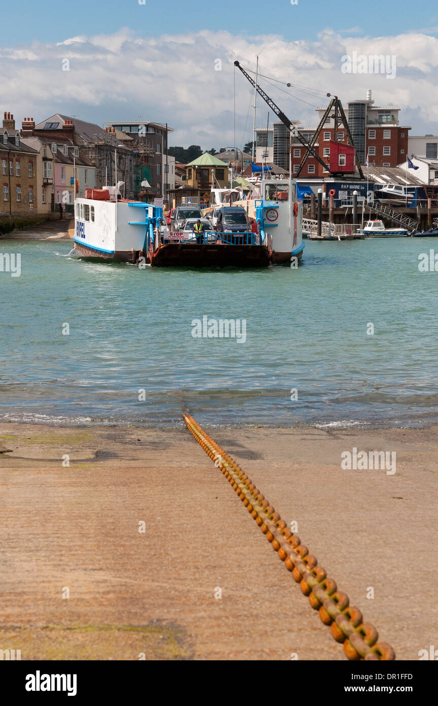 Chain ferry between East and West Cowes on the Isle of Wight Stock ...