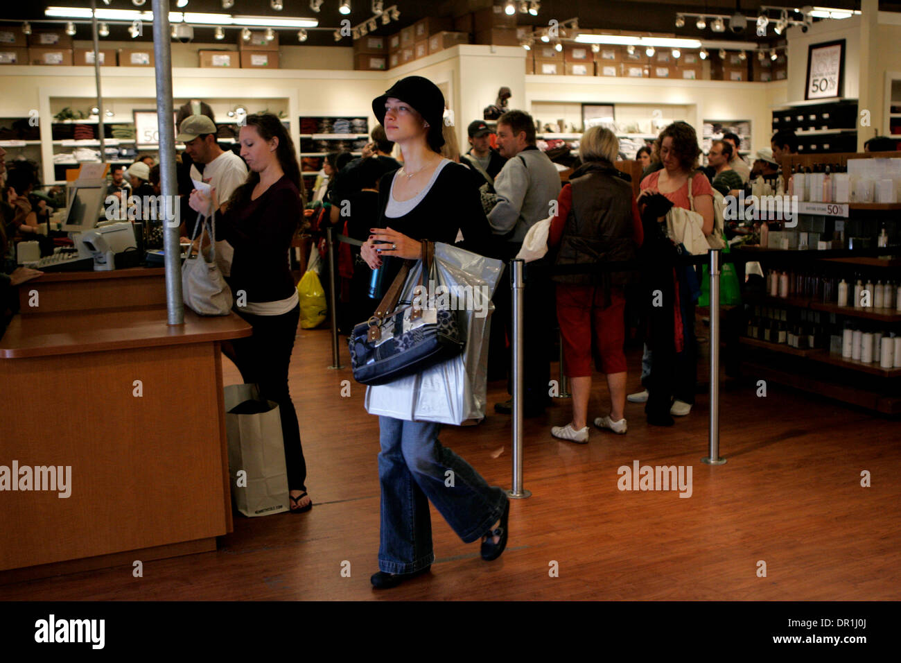 November 28, 2008 San Diego, CA JENNIFER FROST of Oceanside, center ...