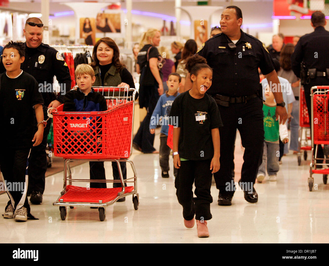 December 6, 2008 San Diego, CA KAYVIANA HOLLAND, 8, right, and her UCSD ...