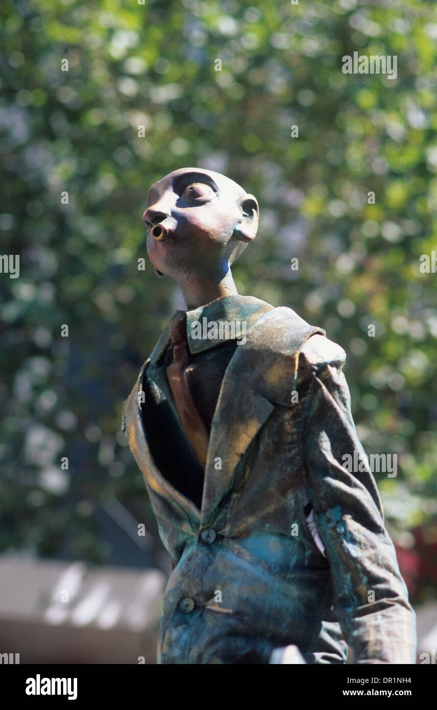 Australia, Victoria, Melbourne, Moomba festival 2000, street performers ...