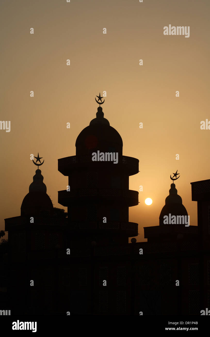 Dramatic Sunrise silhouette of Islamic Mosque at Ouagadougou, Burkina ...