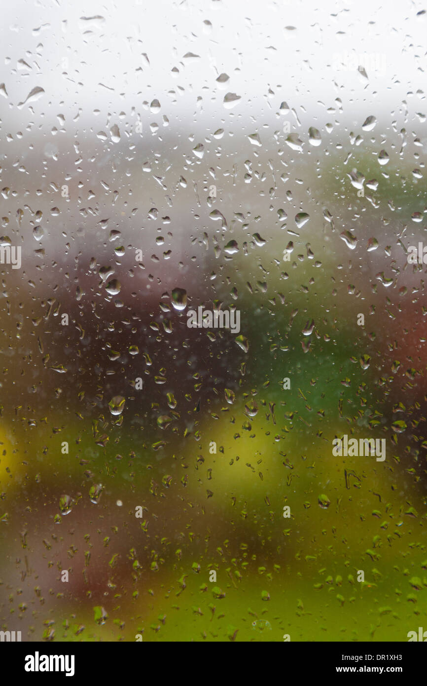 Rain on window hi-res stock photography and images - Alamy