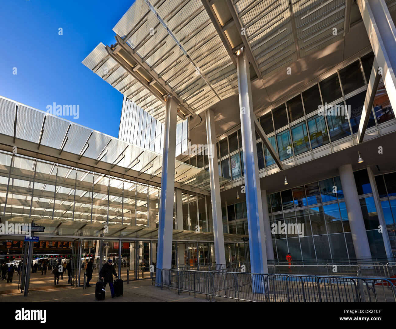 Shard observation deck opened hi-res stock photography and images - Alamy