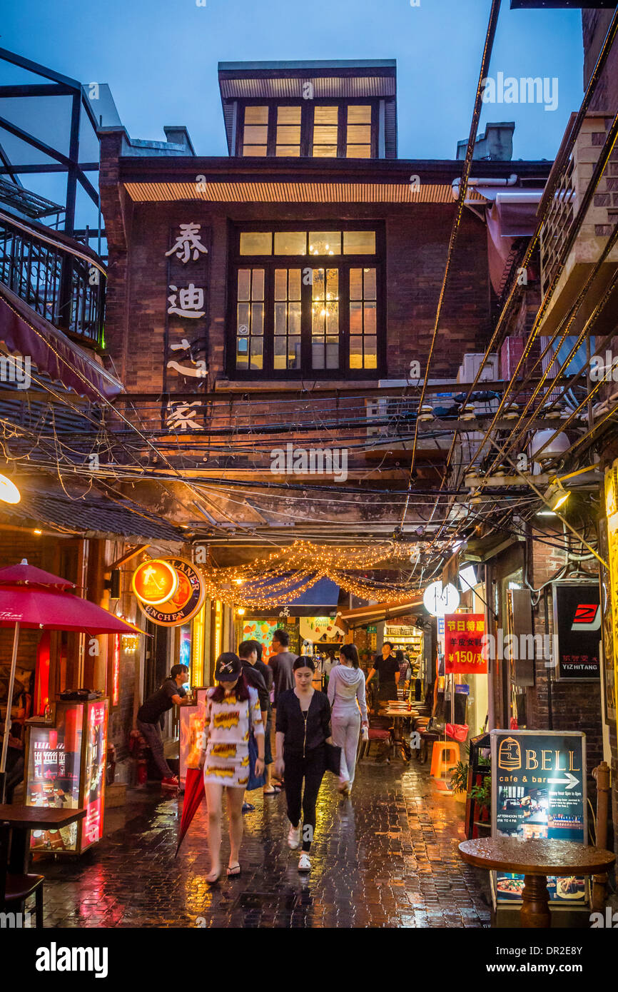 Night View of Tianzifang, Shanghai, China Stock Photo - Alamy