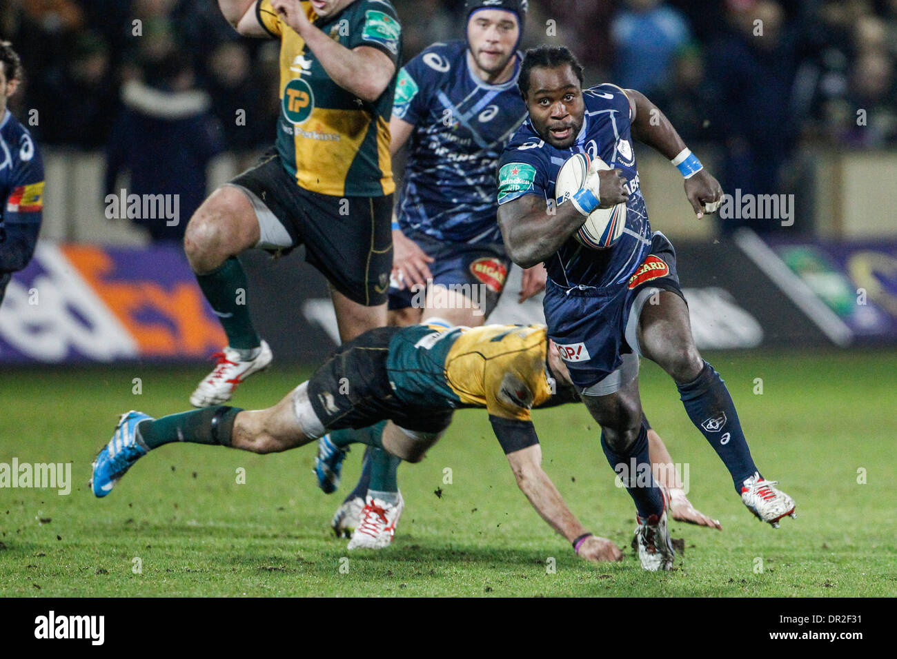Northampton, UK. 17th Jan, 2014. Marcel GARVEY of Castres Olympique ...