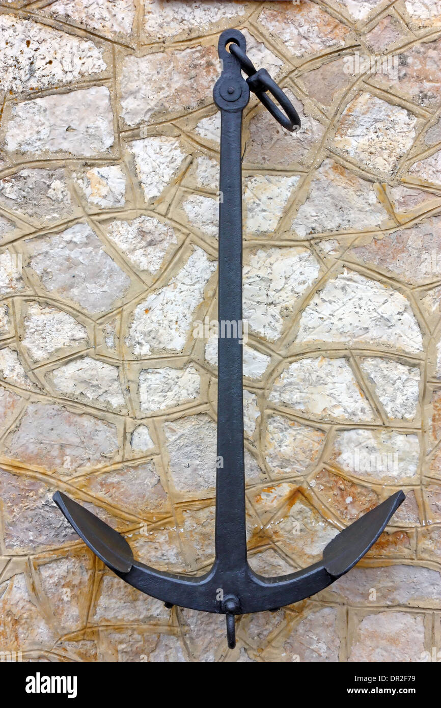 Ancient anchor hi-res stock photography and images - Alamy