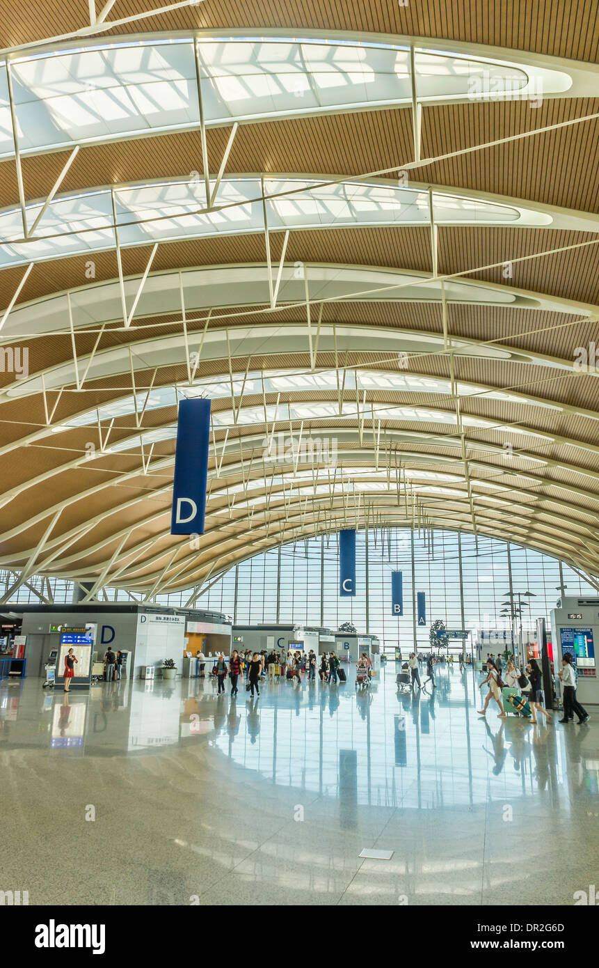Interior of Shanghai Pudong International Airport Stock Photo - Alamy
