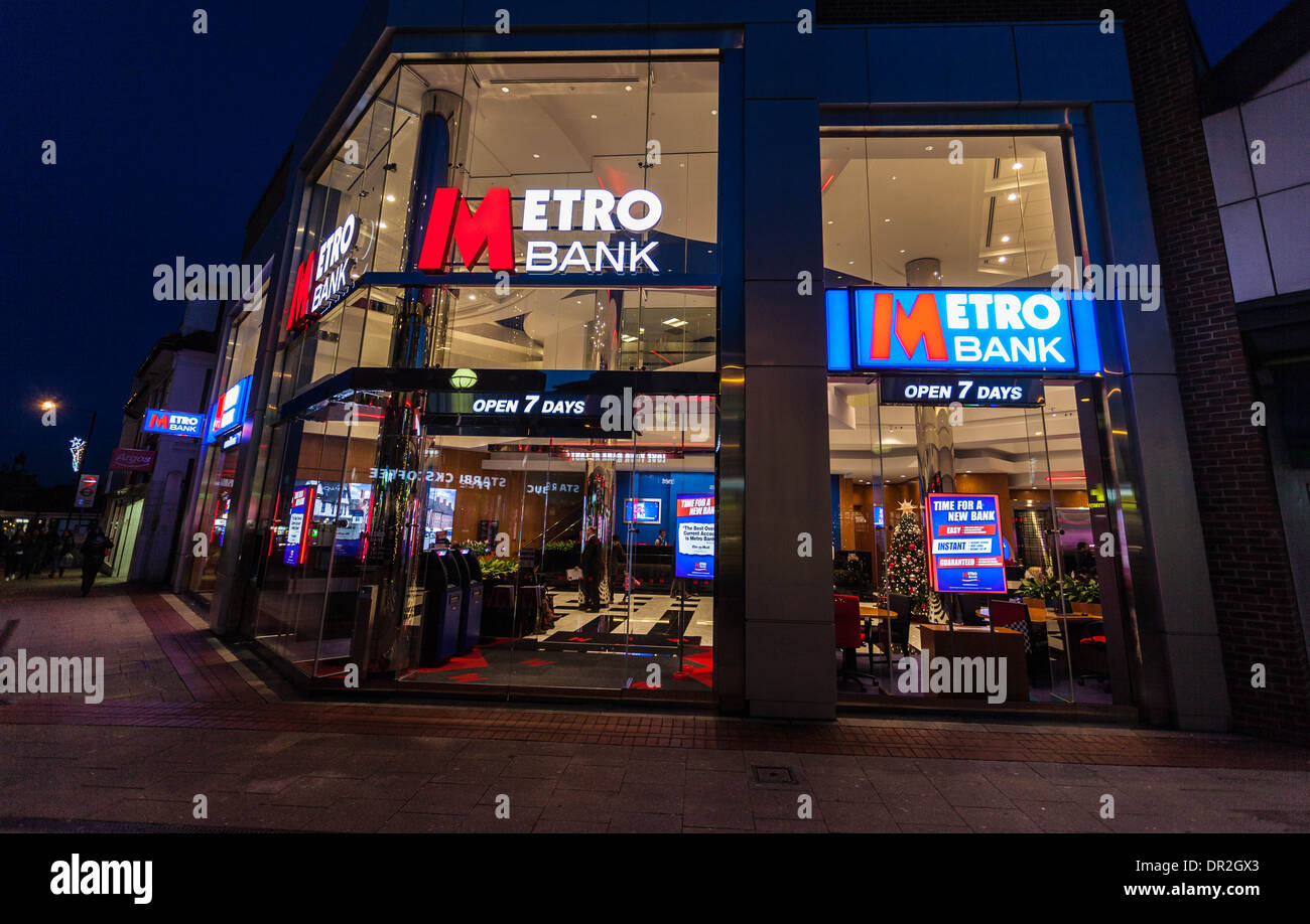 Edgware high street hi-res stock photography and images - Alamy