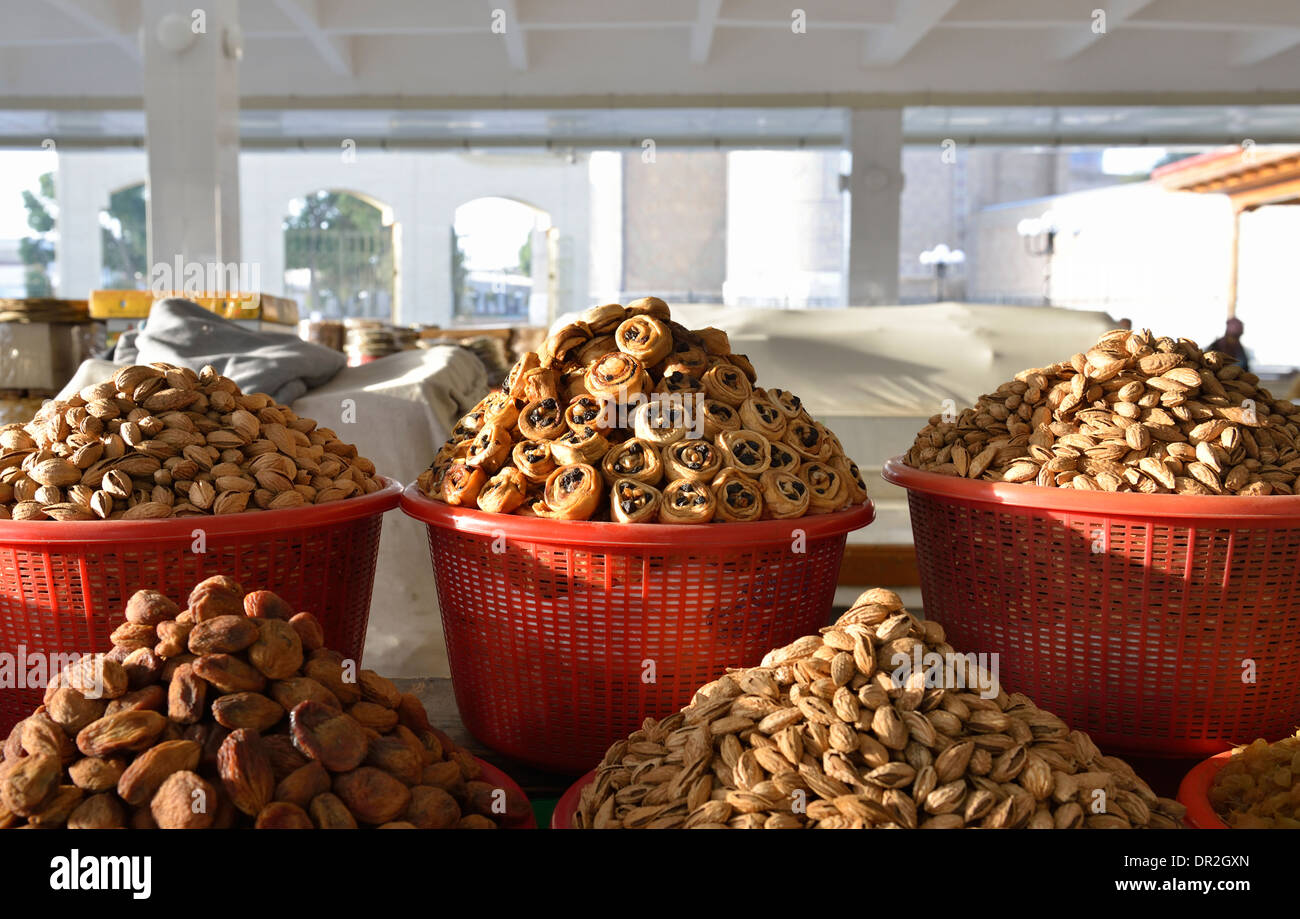Dried fruit and nuts stall, Siyob Bazaar, Samarkand, Uzbekistan Stock ...