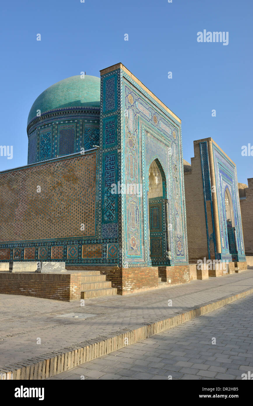 Timurid architecture, Shah-i-Zinda mausoleum complex, Samarkand ...