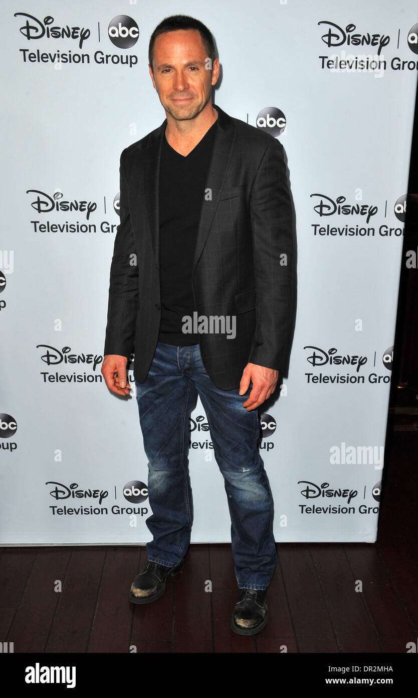 Los Angeles, California, USA. 17th Jan, 2014. William DeVry attending ...