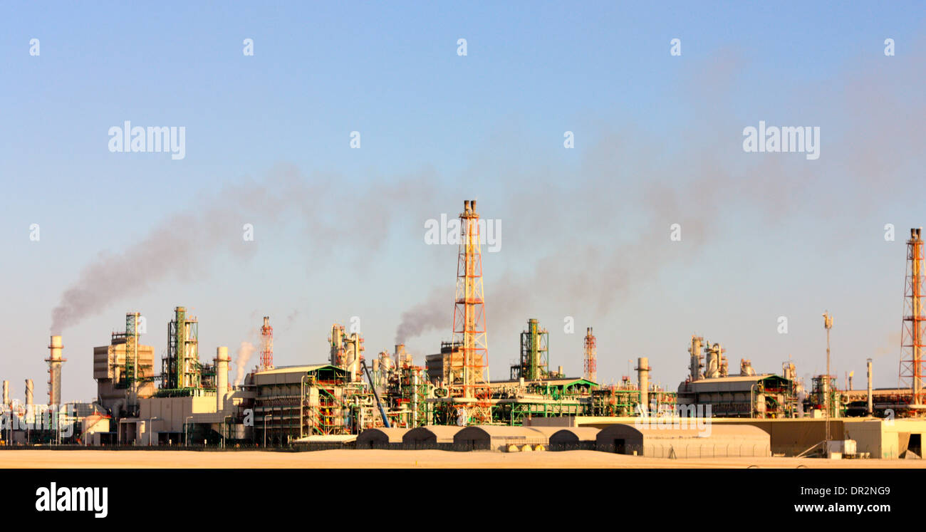 Qatar gas plant hi-res stock photography and images - Alamy