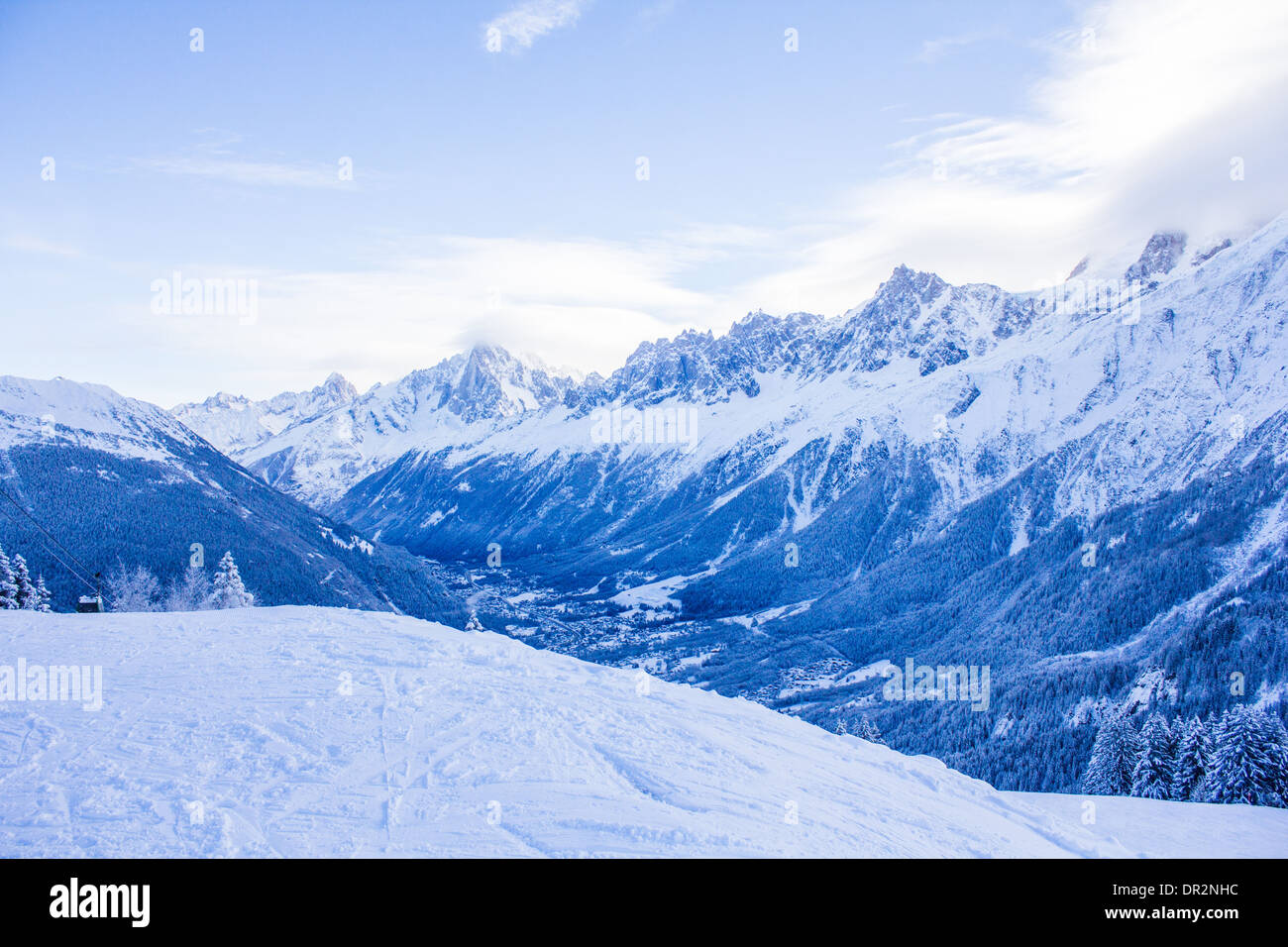 Chamonix valley hi-res stock photography and images - Alamy