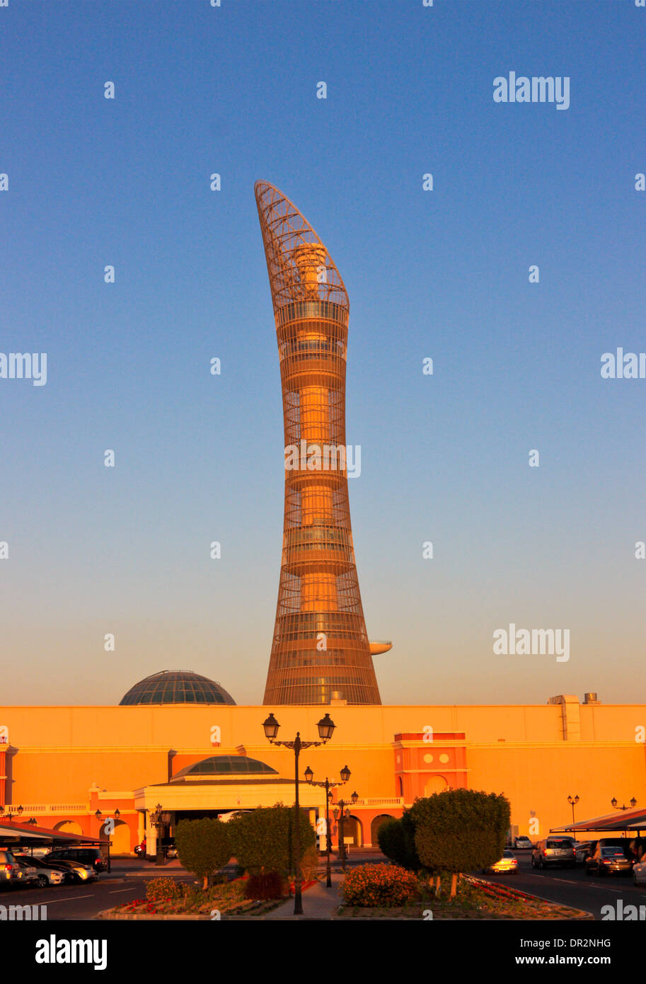 Aspire tower torch doha building hi-res stock photography and images ...