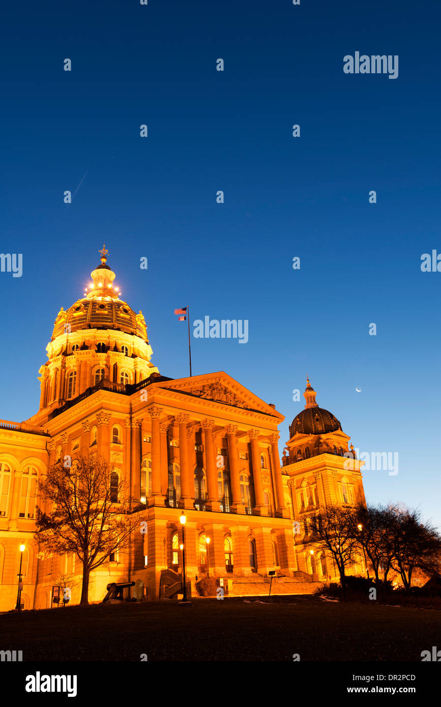 Iowa State Capitol building at sunrise Stock Photo - Alamy