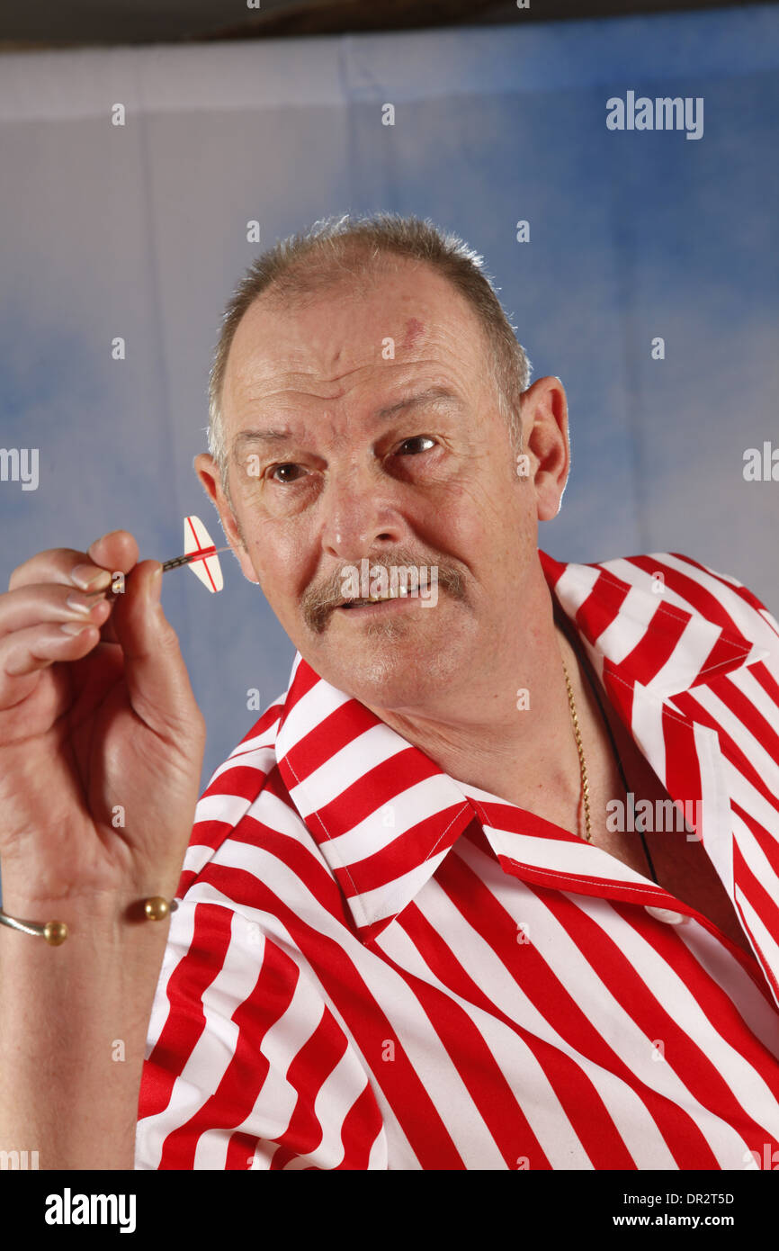 Darts player john lowe hi-res stock photography and images - Alamy