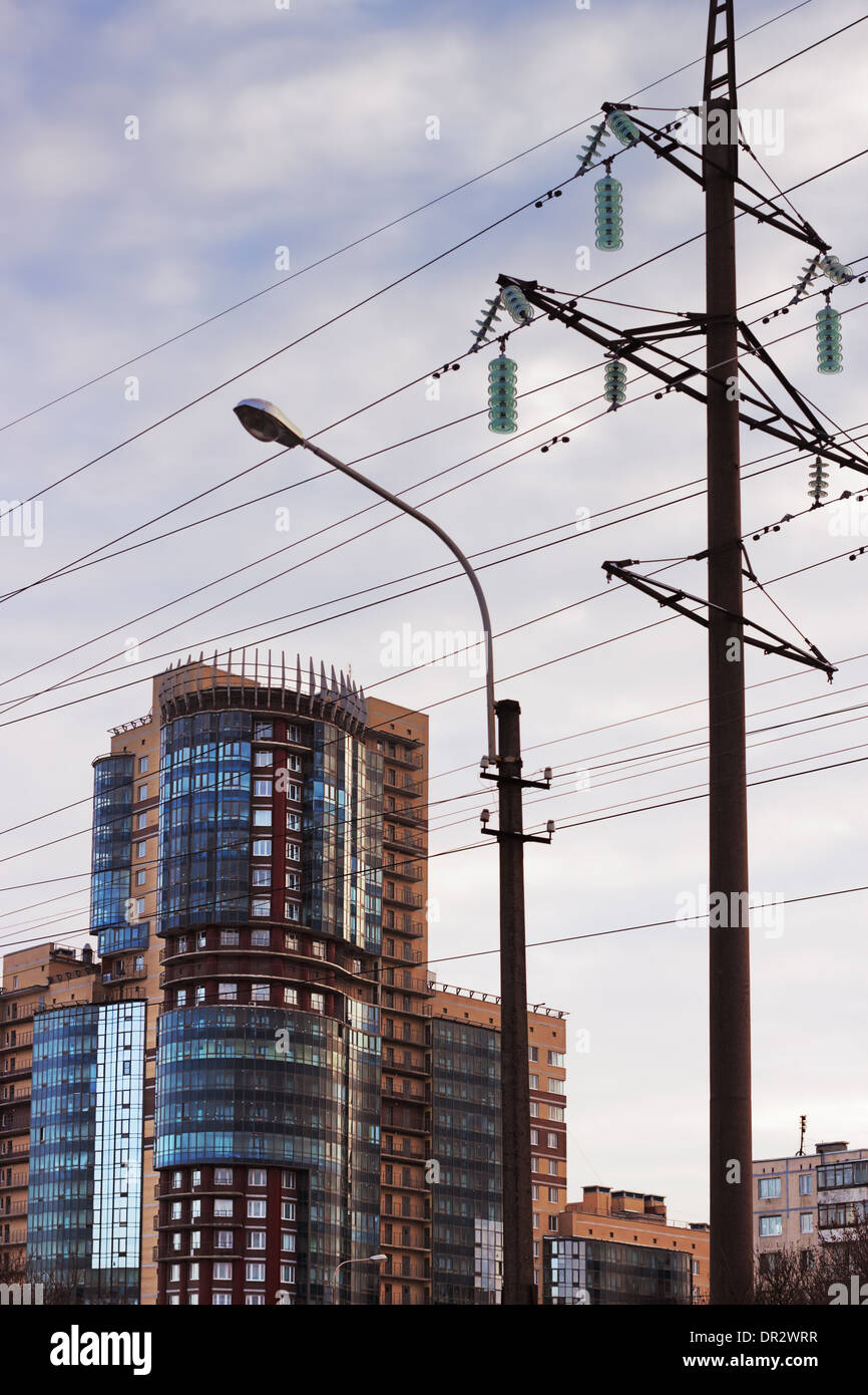 City electricity wire hi-res stock photography and images - Alamy