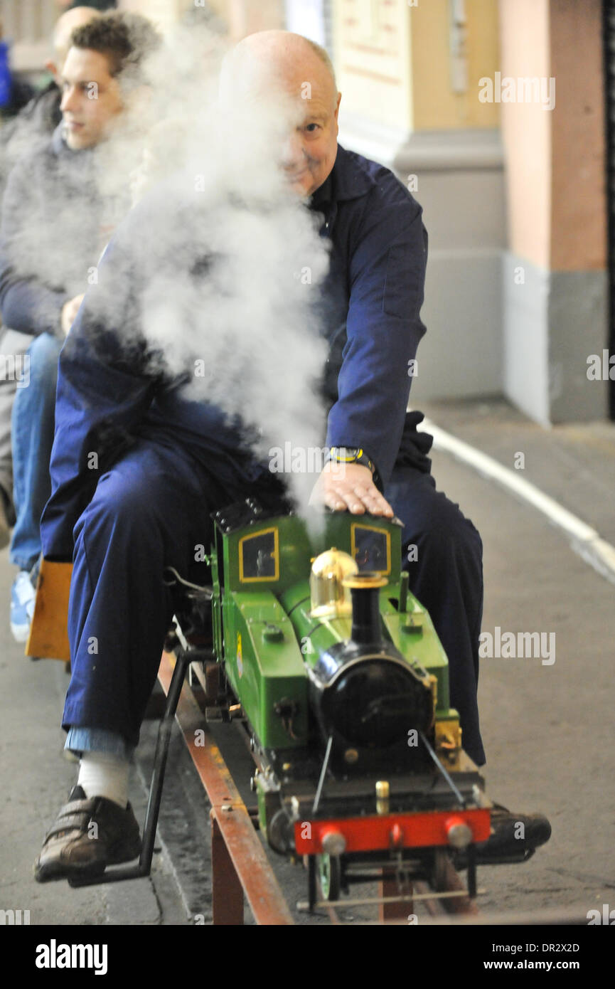 Model steam trains hi-res stock photography and images - Alamy