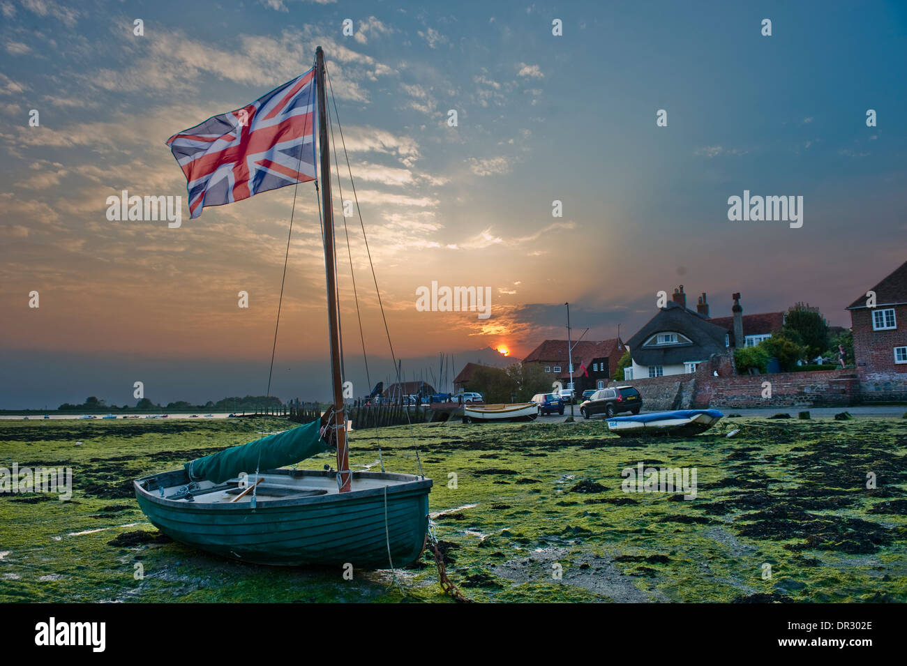 Full mast union jack hi-res stock photography and images - Alamy