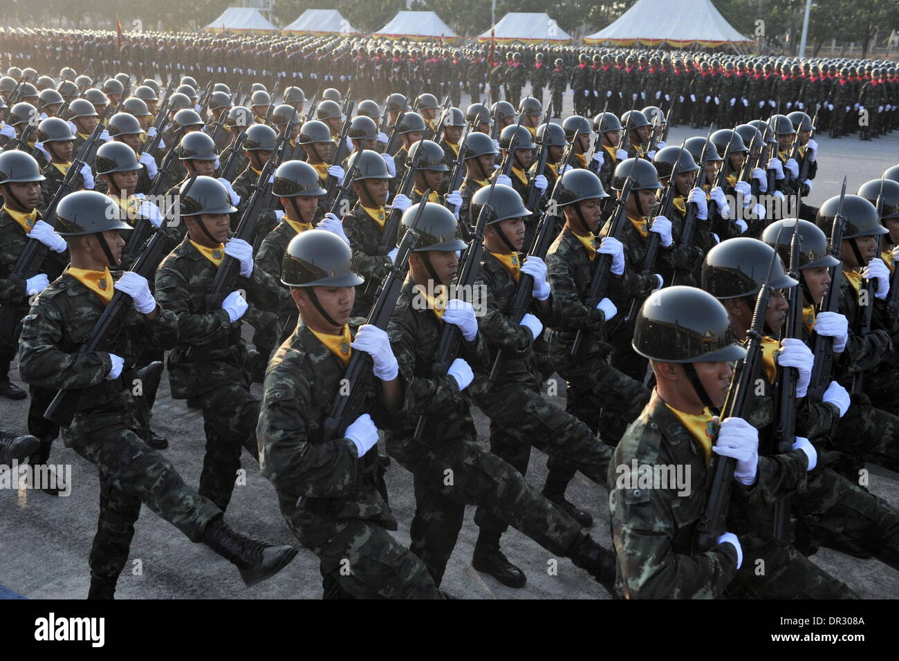 Bangkok, Thailand. 18th Jan, 2014. Thai soldiers parade during ...