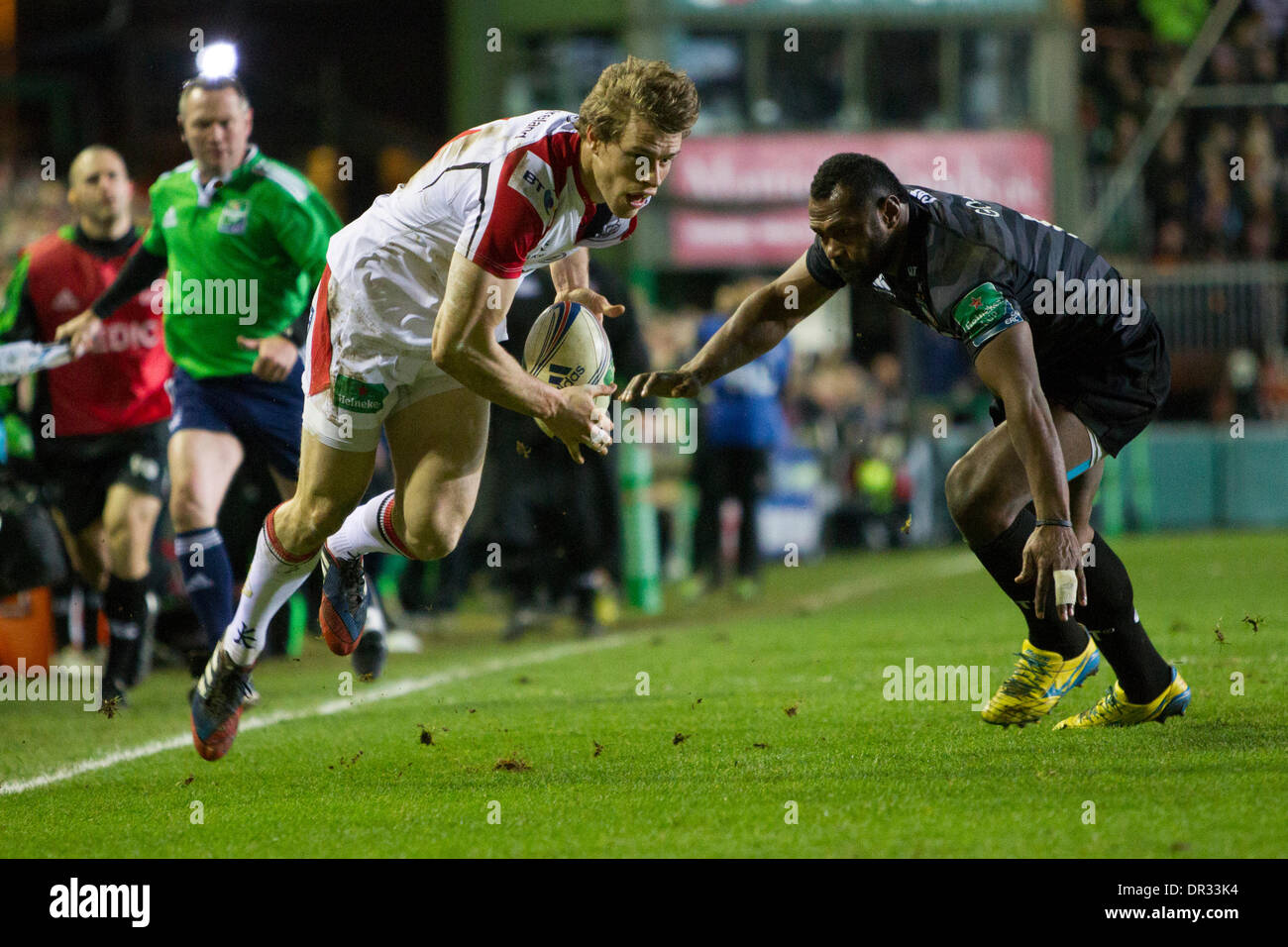 Leicester, UK. 18th Jan, 2014. Andrew TRIMBLE (Ulster Rugby) goes for ...