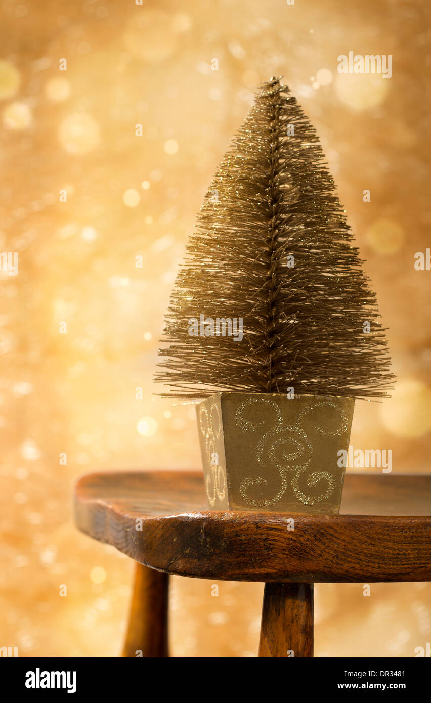 Brightly lit tree hi-res stock photography and images - Alamy