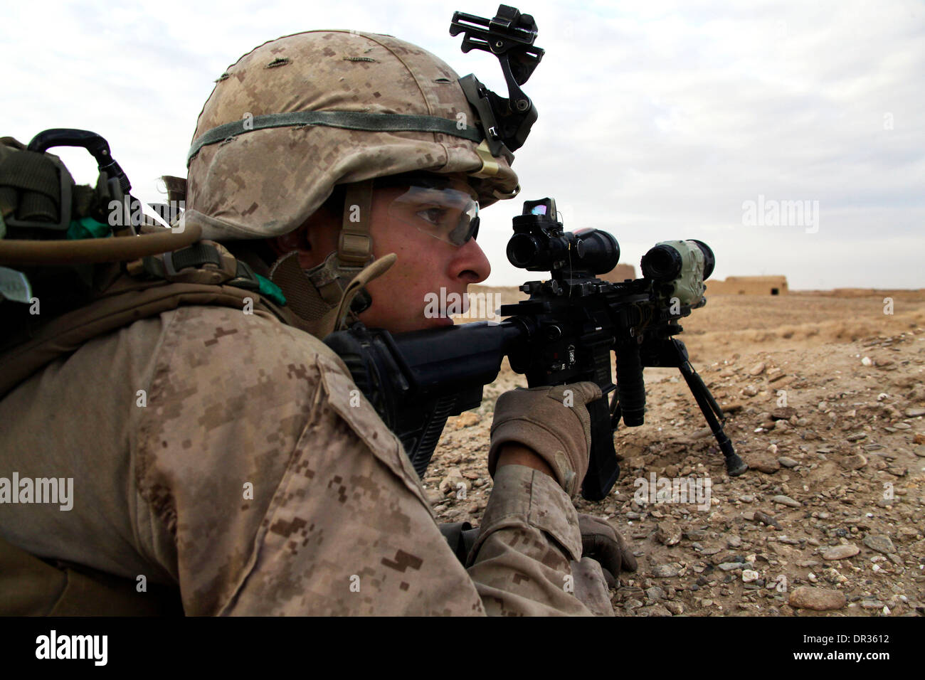 American rifleman hi-res stock photography and images - Alamy