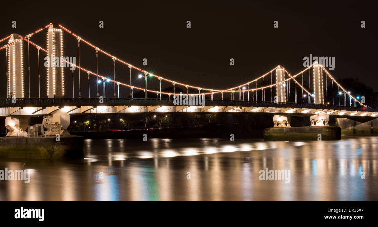 Chelsea Bridge, West London, a road traffic bridge spanning the River ...