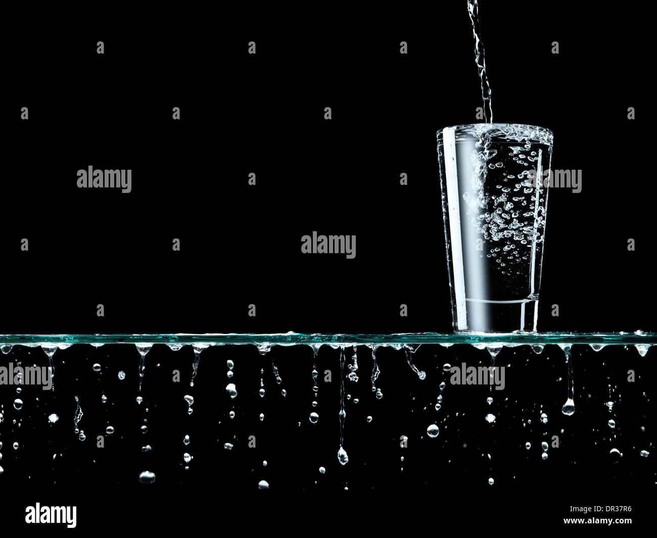 Pouring overflowing spilling hi-res stock photography and images - Alamy